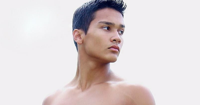 Man Central: Daniel Morres: Shirtless