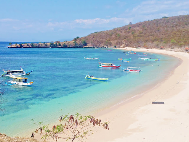 Meheartseoul | ~sweet memories~: [Lombok] - Tangsi Pink Beach