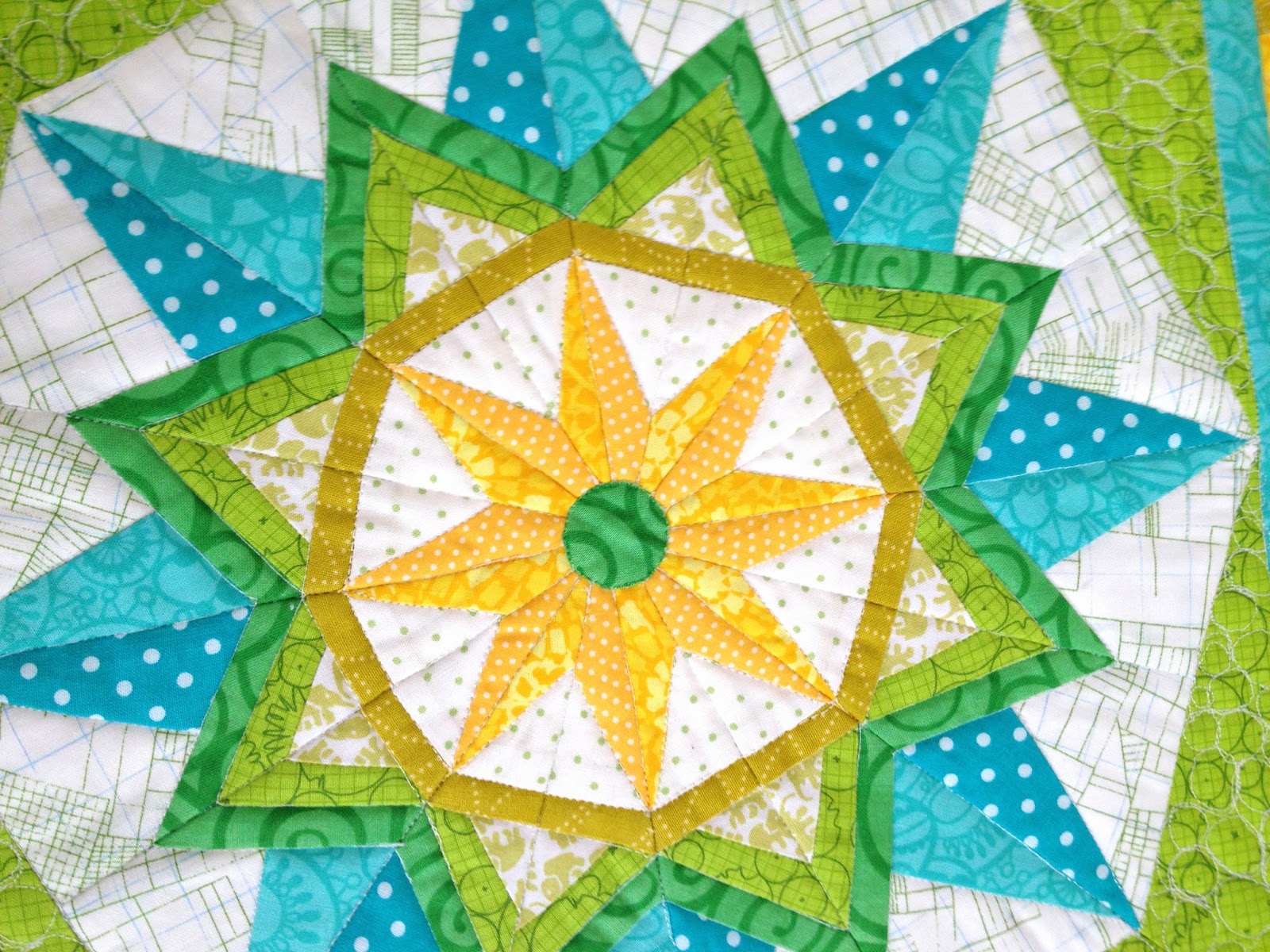 Craft Sew Create: Sun Star Mini Quilt