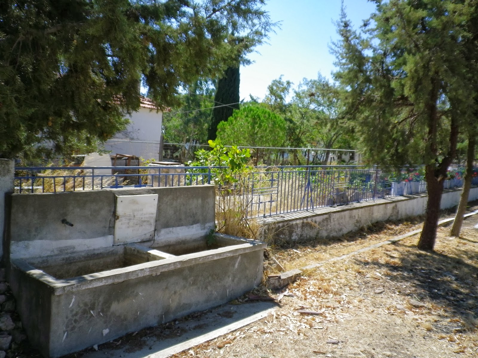 ΠΟΛΙΧΝΙΑΤΙΚΗ ΑΦΛΟΥΓΗ: ΔΗΜΟΤΙΚΑ ΠΗΓΑΔΙΑ ΚΑΙ ΒΡΥΣΕΣ ΜΙΑΣ ΑΛΛΗΣ ΕΠΟΧΗΣ ΠΟΥ ...
