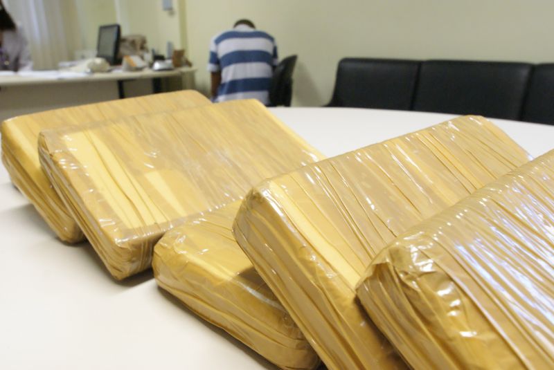 Blog Zé Carlos Borges: APREENDIDOS SEIS QUILOS DE PASTA BASE DE COCAÍNA