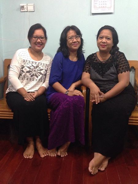 On Line လဘက္ရည္ဆိုင္ ၃ ေယာက္တြဲ လိုးခ်င္လို႔ ေအဂ်င္စီကို ဖုန္းဆက္
