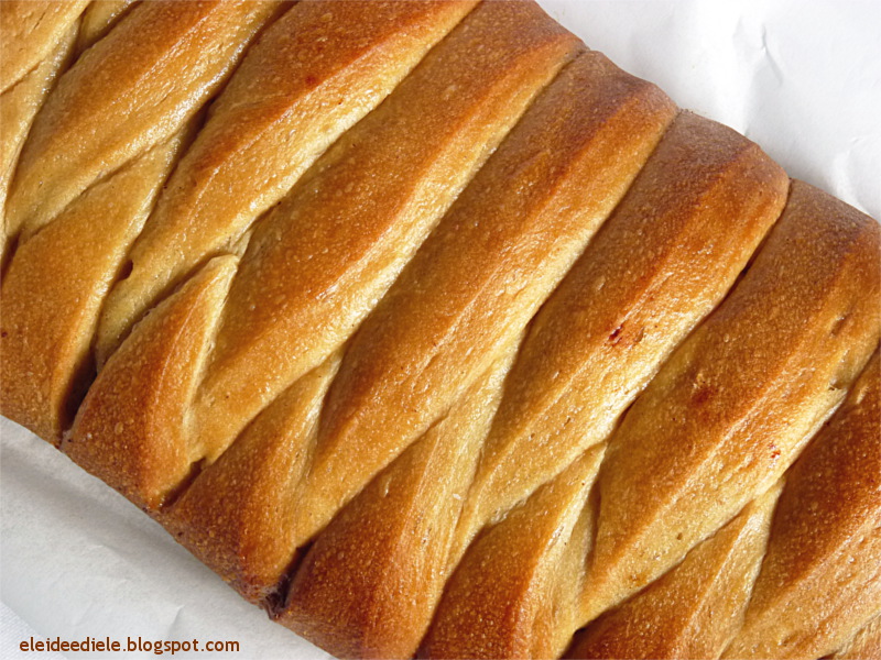 Eleideediele: TRECCIA MOCHENA CON FICHI E NOCCIOLE AL PROFUMO DI LIMONE