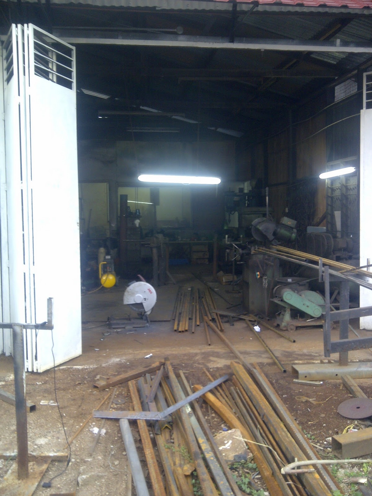 Apartment Seri Kejora: Tukang Besi (Grill) Kampung Melayu Subang Penipu