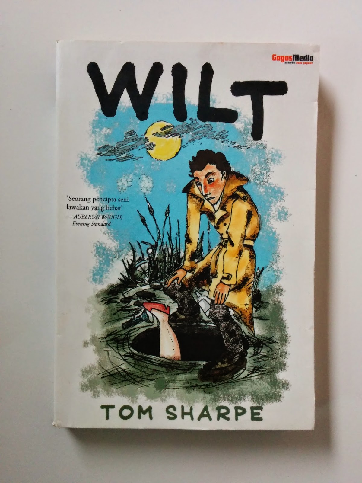 Jual Buku: Wilt (Tom Sharpe) | Aksiku Toko Buku Bekas Online