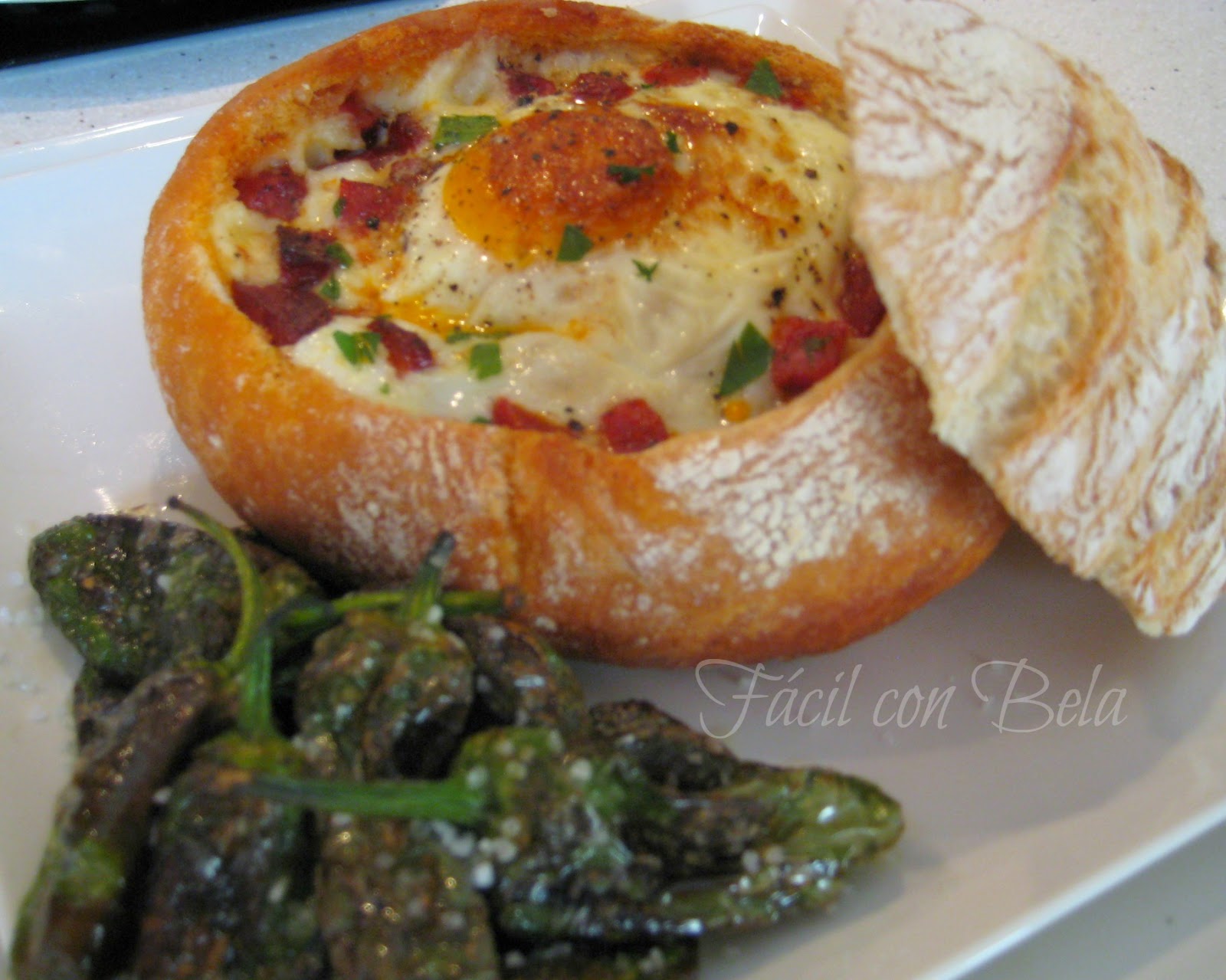 Bollo Relleno de Queso, Chorizo y Huevo - Recetas Fácil con Bela