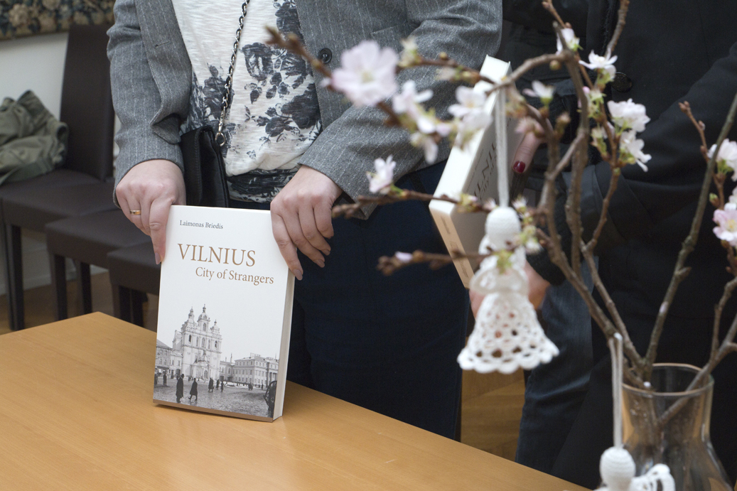 Kultūros vakarai Briuselyje: Dr. Laimonas Briedis - "Lithuania: all ...