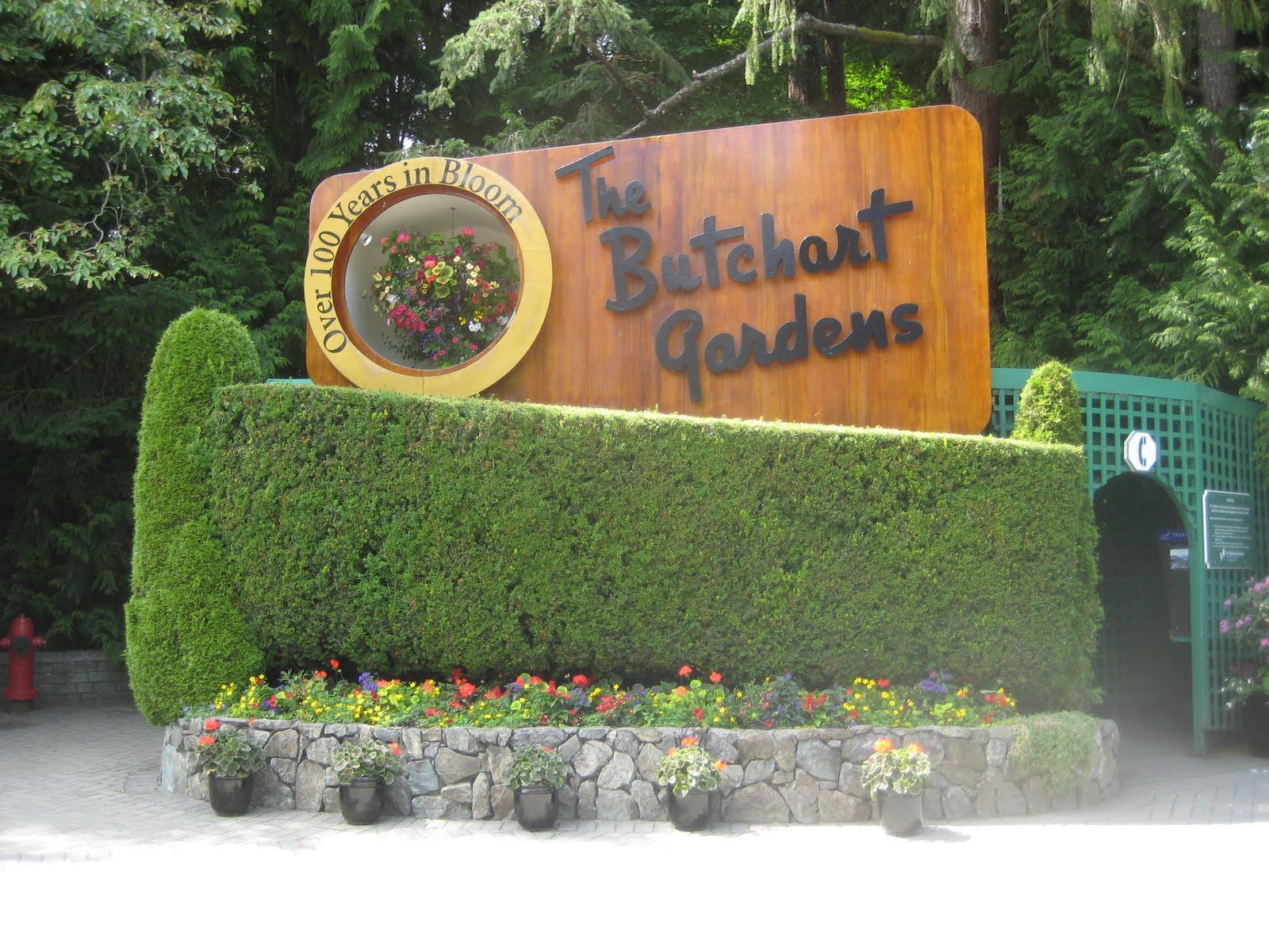 The Further Adventures of Ed and Janet: Butchart Gardens