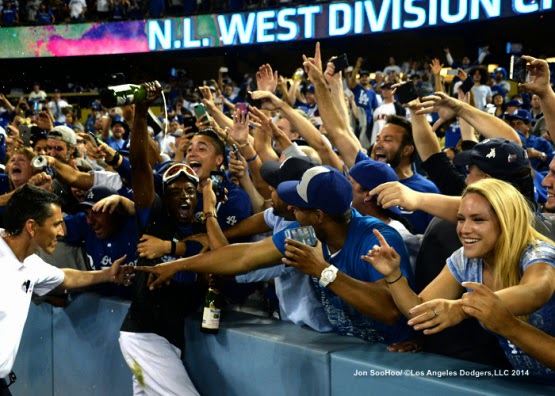 Dodgers Blue Heaven: Dodgers Thanked the Fans in their Own Special Way