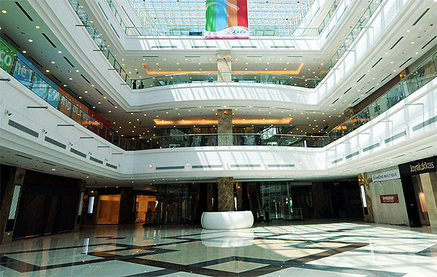 .: Indias largest shopping mall in Kochi, Kerala