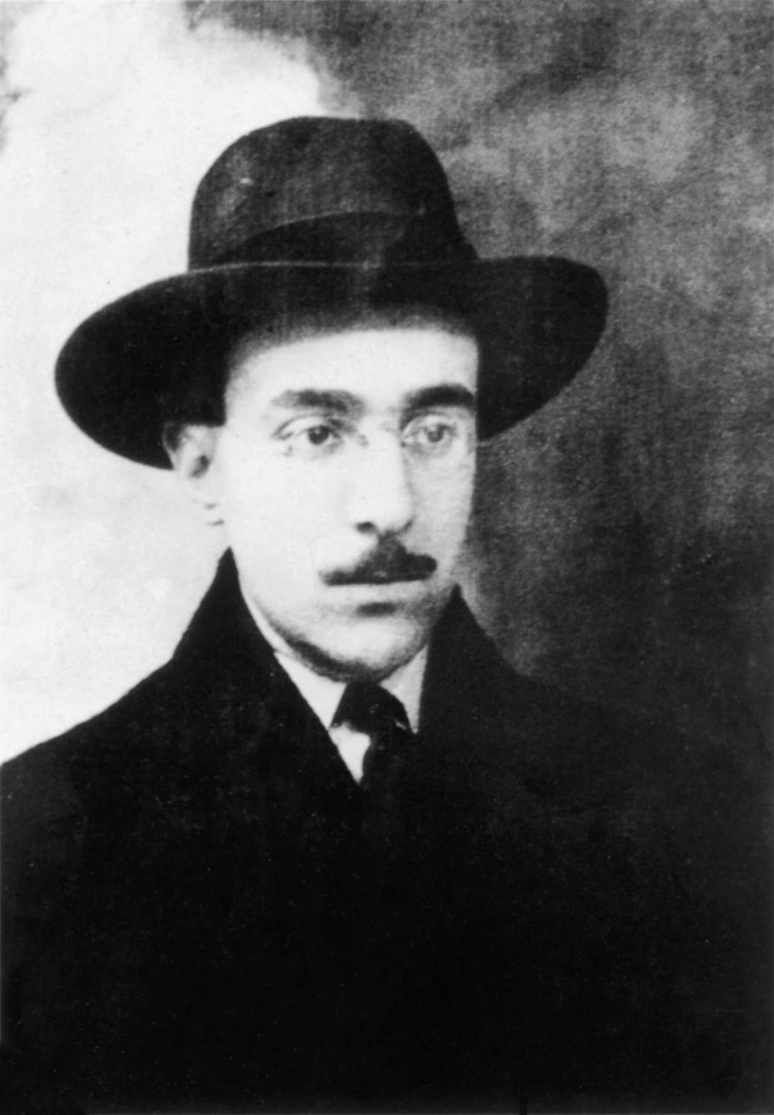 íntimo sentimento: LITERATURA: Fernando Pessoa (Portugal / 1888 - 1935)
