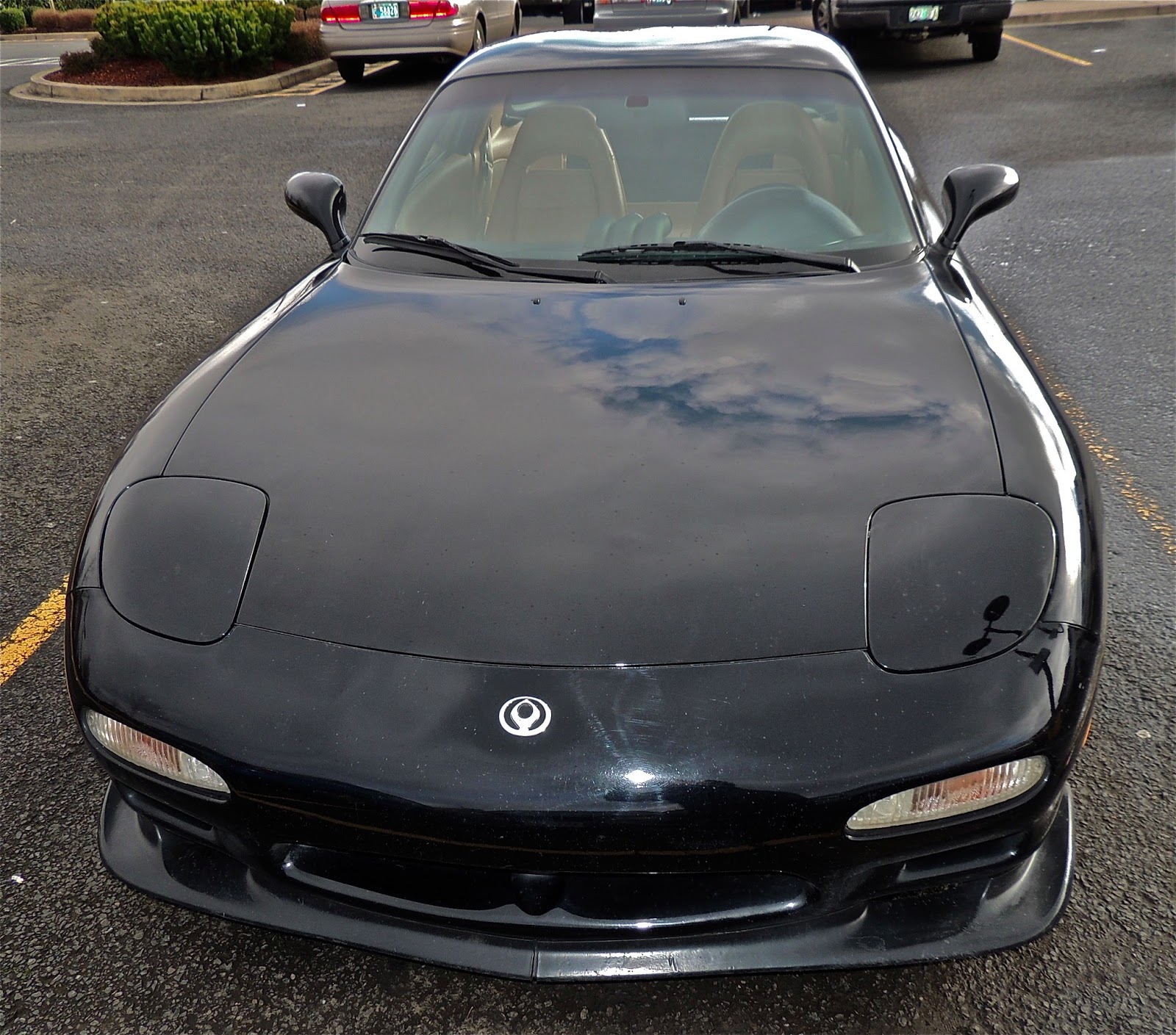 Insomniac Garage: Parking Lot Sighting: Mazda RX7 FD