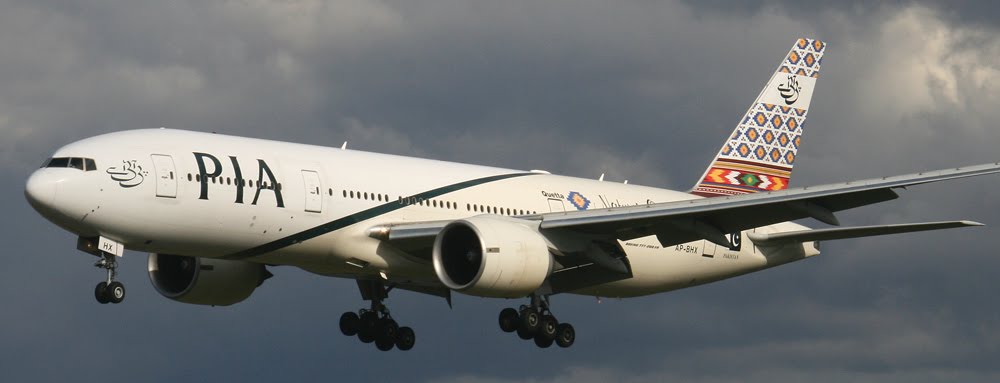 Birmingham Airport Photo Blog: Sunday 28 August 2011 - Hawker 900XP EI ...