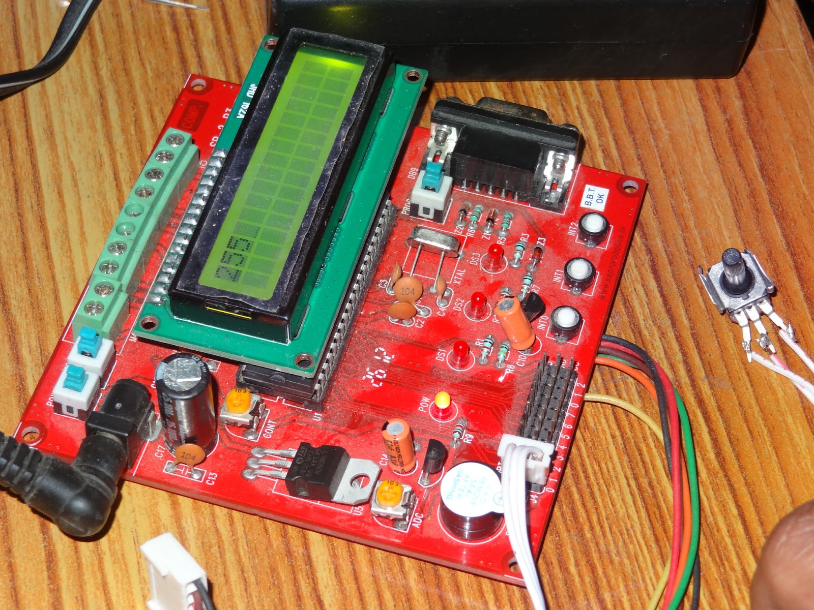 adstechjournal: Using ADC with LCD on ATMEGA16
