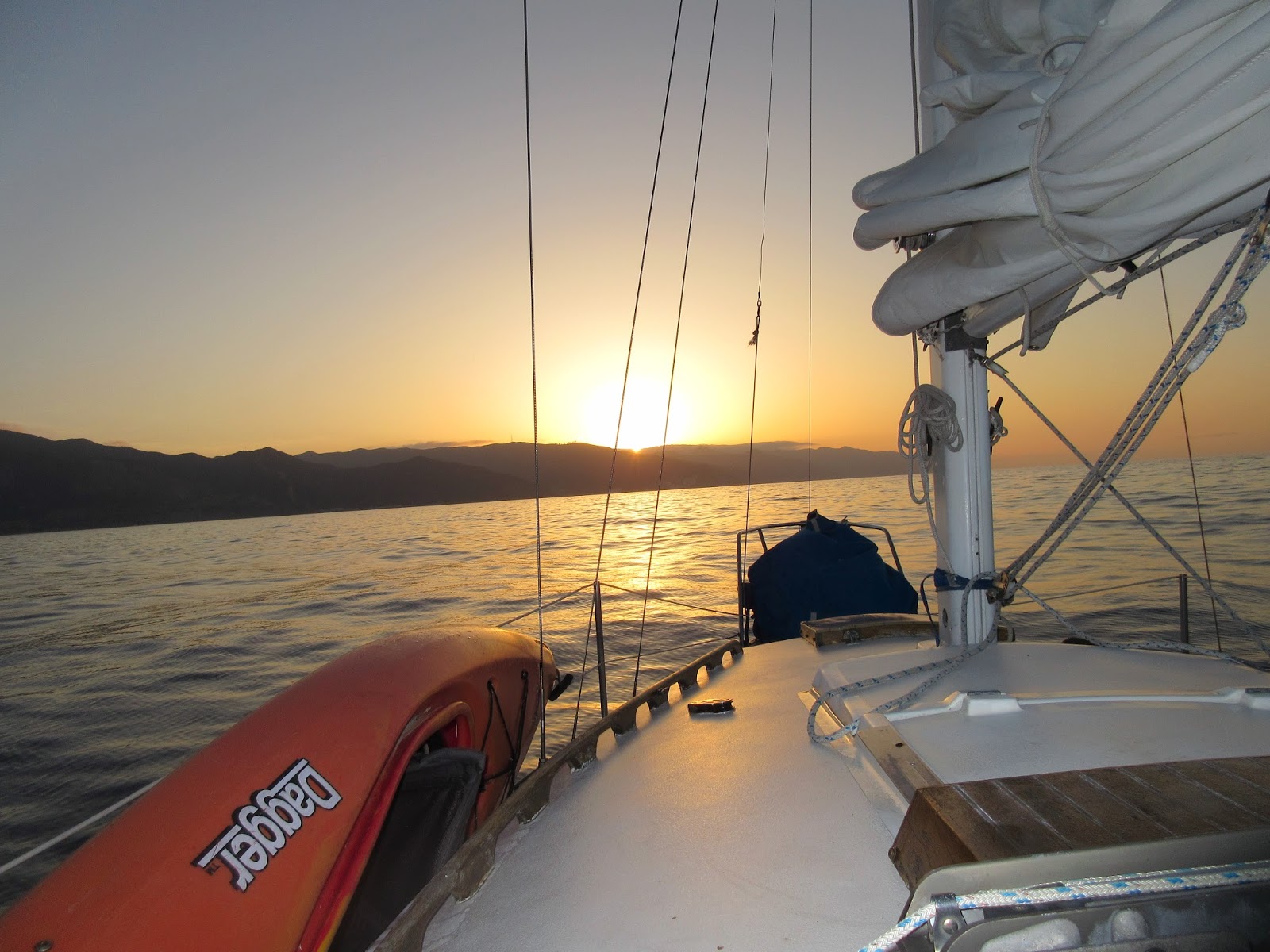 Captain Curran's sailing blog: Replacing a broken gooseneck on my ...