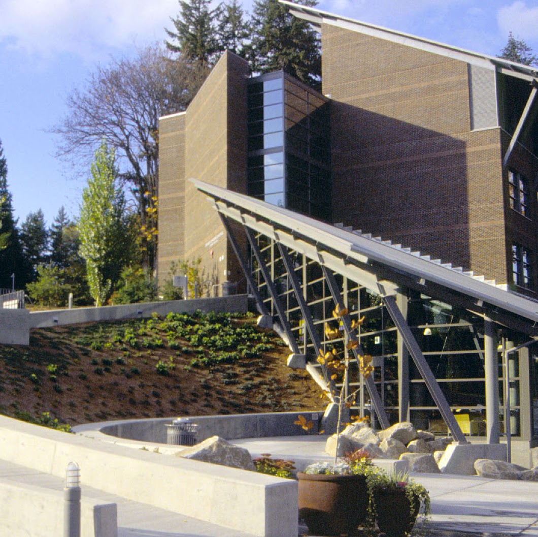 Shoreline Area News: Shorecrest grad receives $2,500 annual scholarship ...