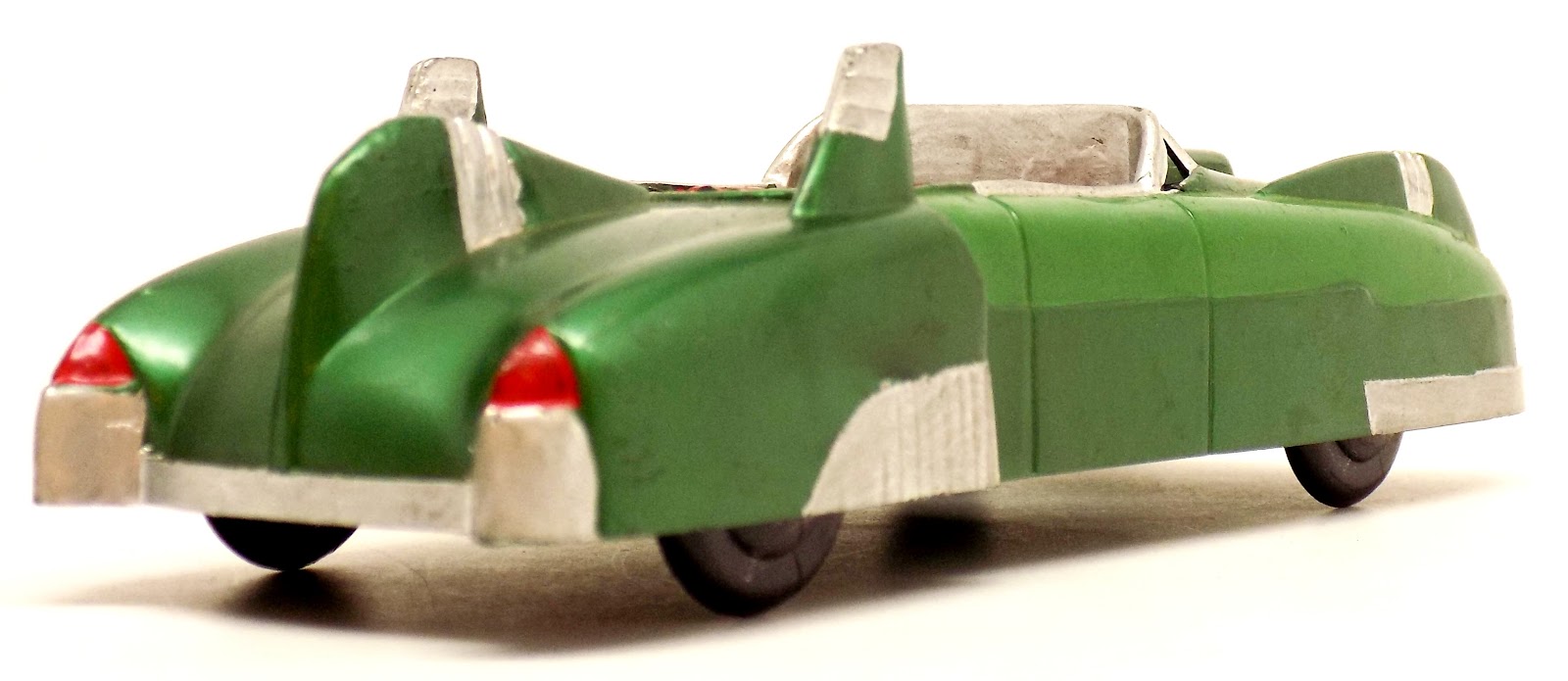 Toys and Stuff: Marx Deluxe Futuristic Car #1 - Emerald Green HP
