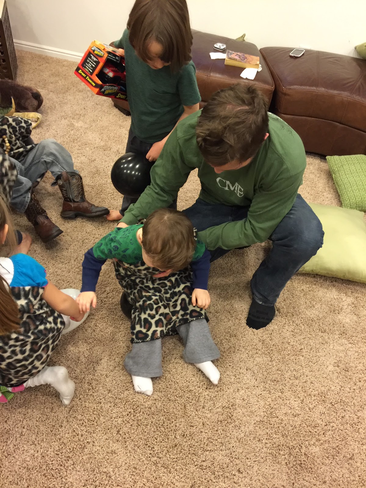 restlessrisa: CAVEMAN Party!