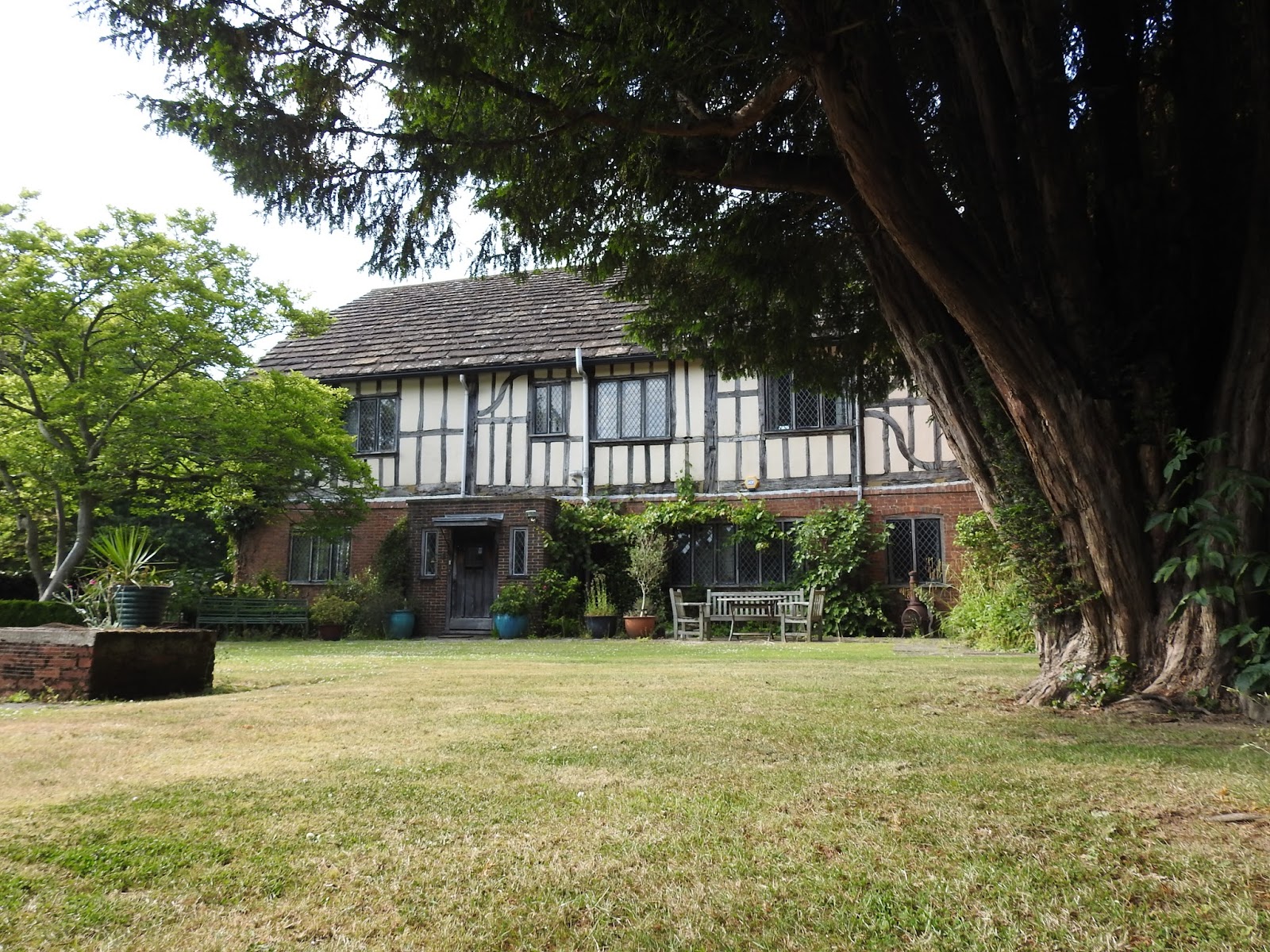 Crawley Old Town: SEVENTEEN PICTURES: Ewhurst Place