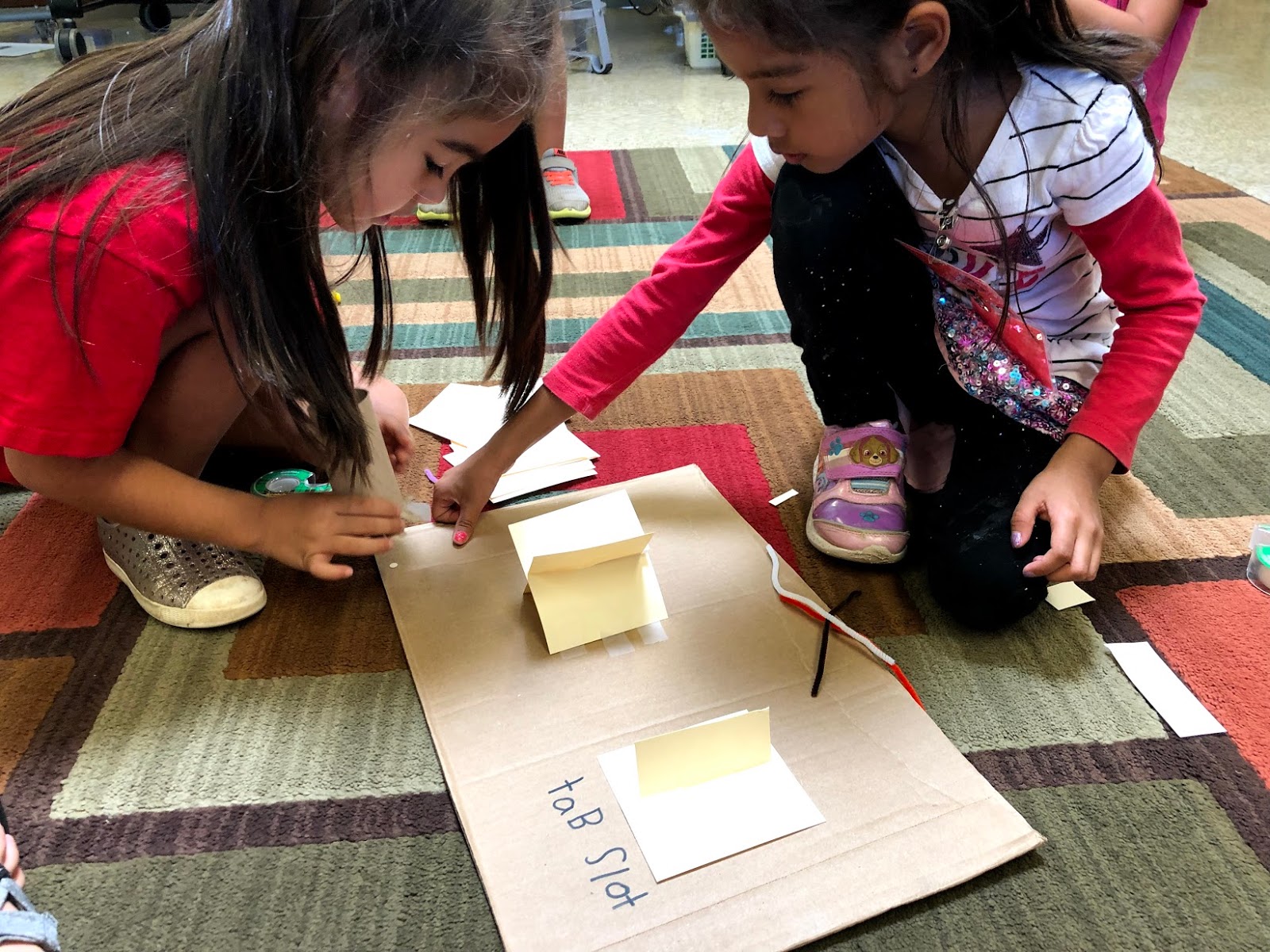 'Iolani School K-6 Design and Tech Lab: Cardboard Attachment Techniques