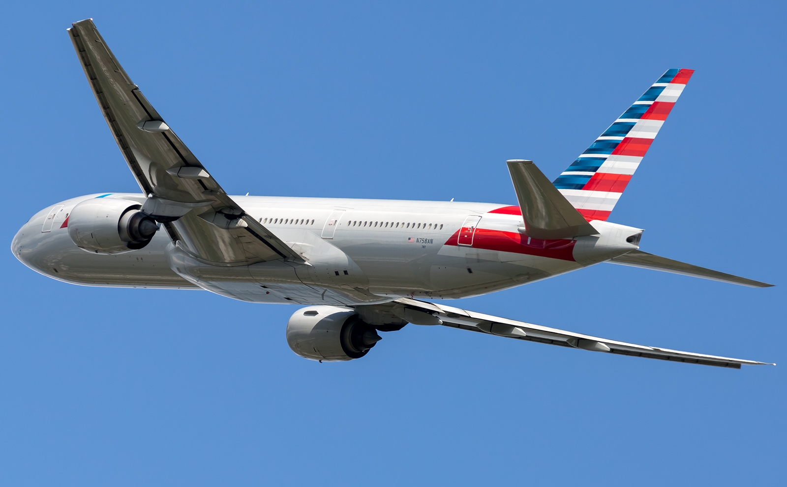 American Airlines Boeing 777-200 at London Heathrow - Aircraft News ...