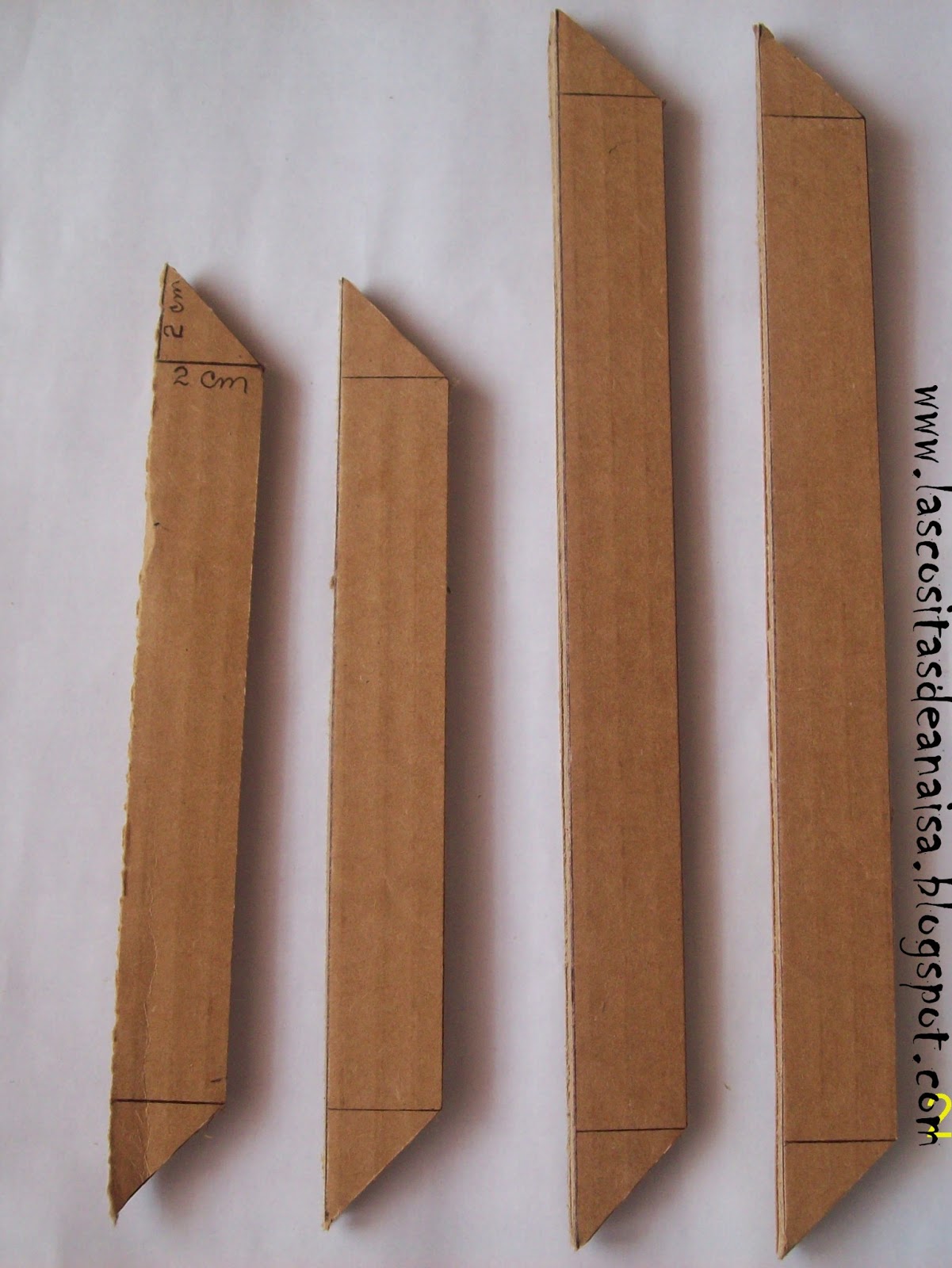 El taller de Anaisa: Cómo hacer un marco base en cartón para fotografias