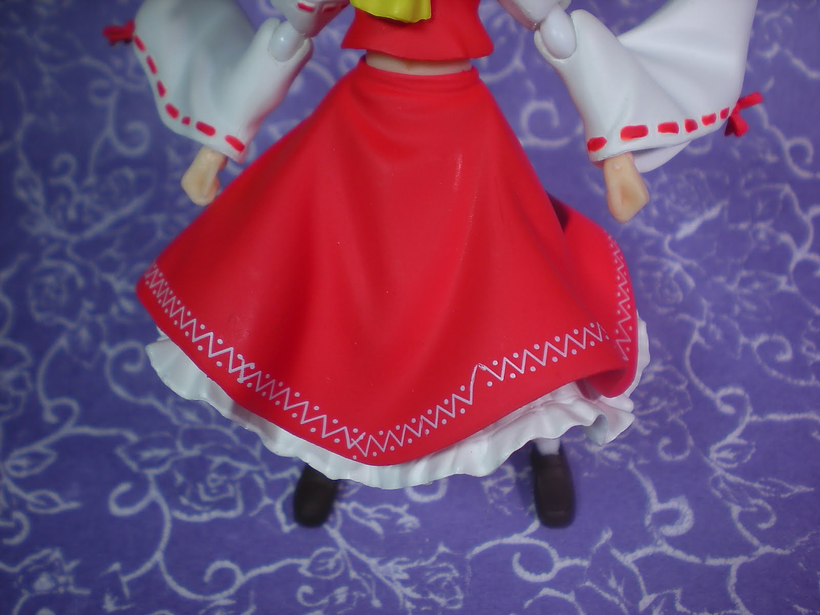 Review: [Max Factory] Figma #55 Reimu Hakurei | Night's Corner