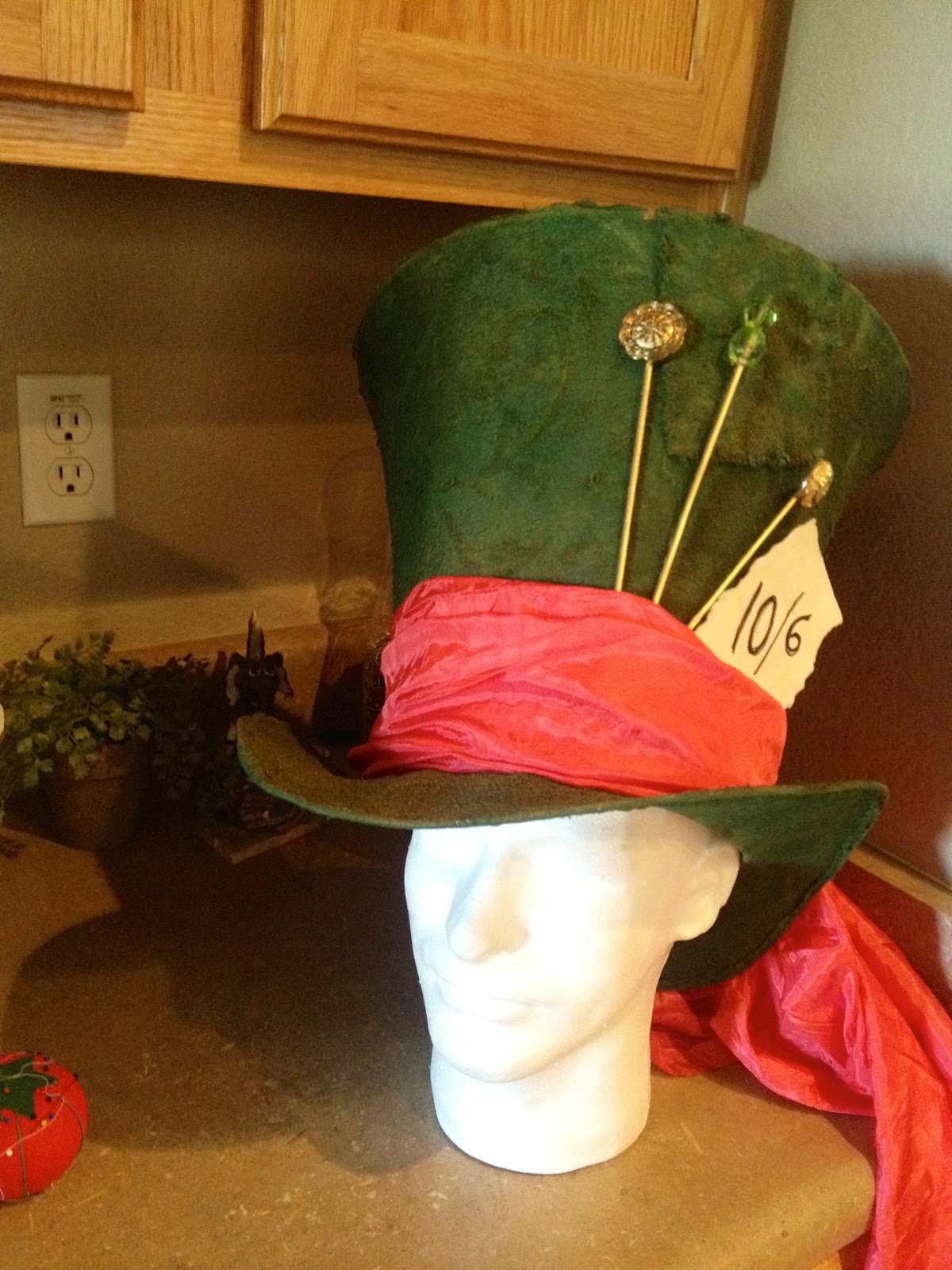 DIY OF MAKING A WICKED TOP HAT!