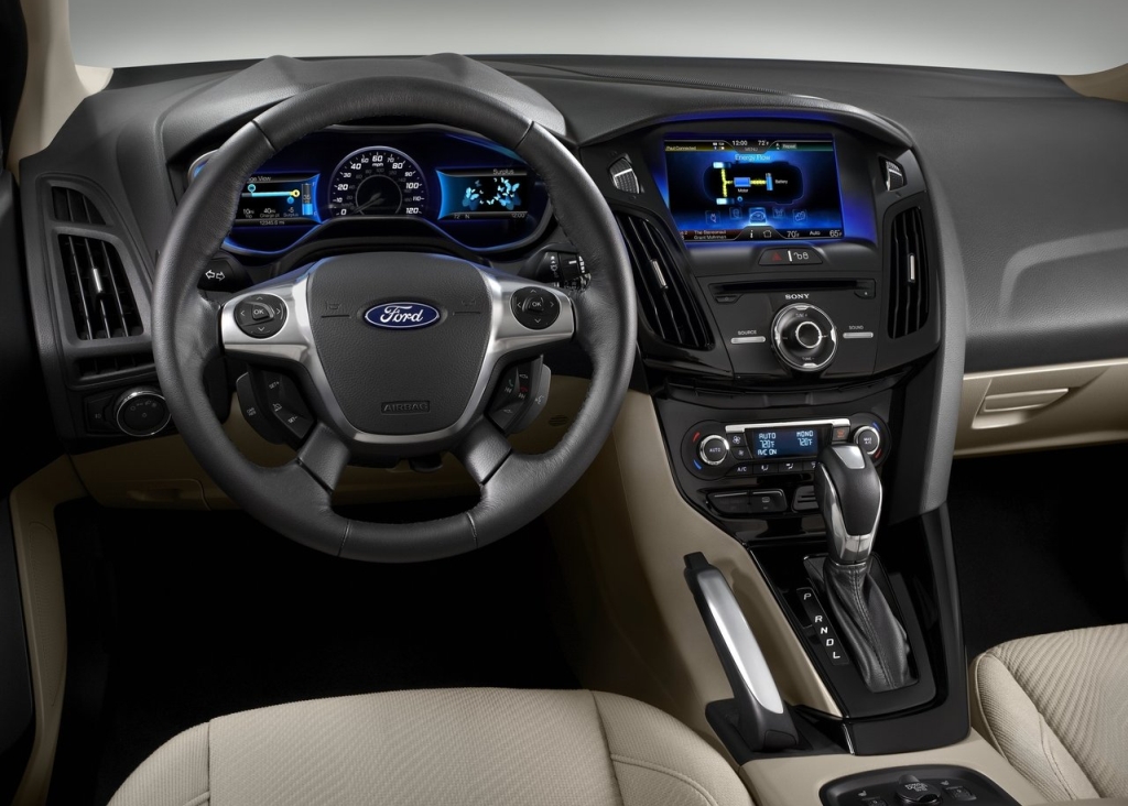 APRESENTAÇÃO: Ford Focus Electric - COCKPIT AUTOMÓVEL