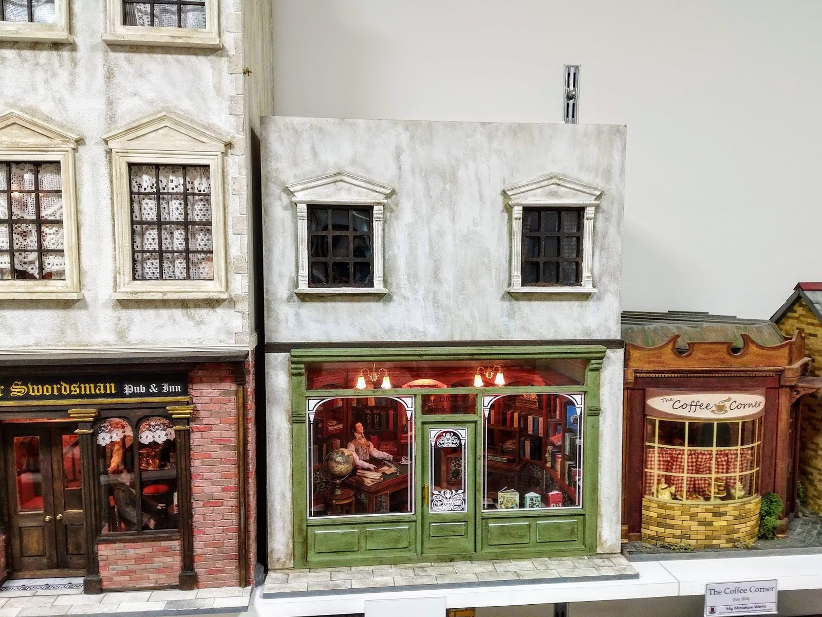 My Miniature World: Completing The Miniaturist Room and The Kitchen ...