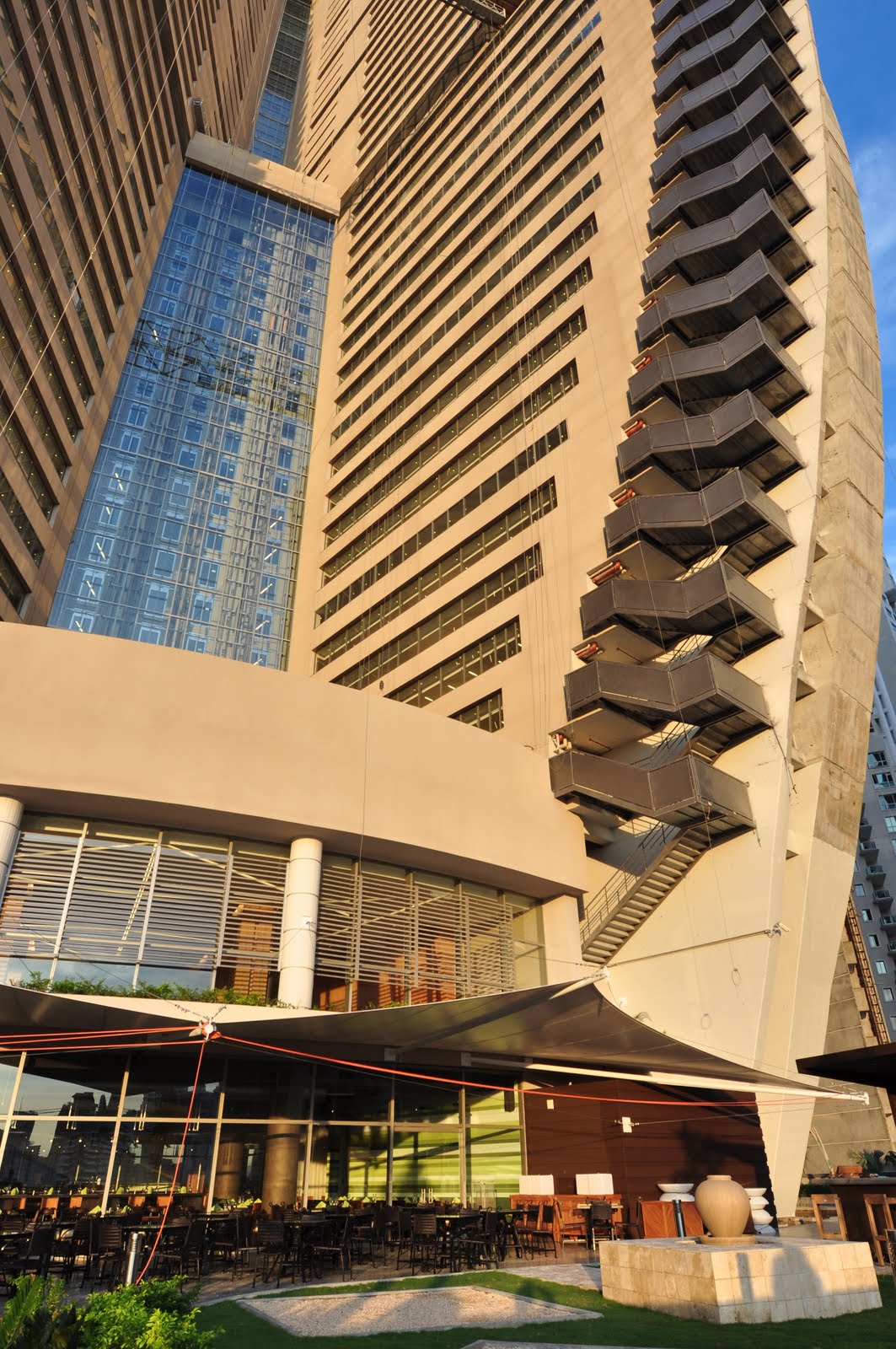 panama Real Estate Now: Trump panama building update images