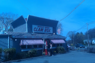 PAVLOV'S BLOG: THE CLAM BOX (Review A and B)