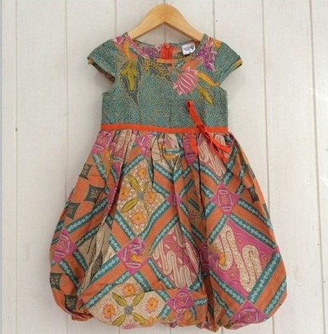 20 Model Baju Batik Anak Perempuan Kreasi Baru Dengan Desain Masa Kini ...