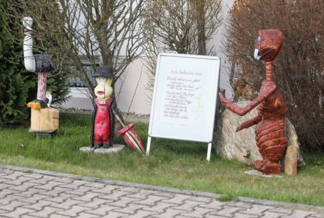 NickALive!: SpongeBob Wood Sculpture Spongenapped in Germany | Update ...