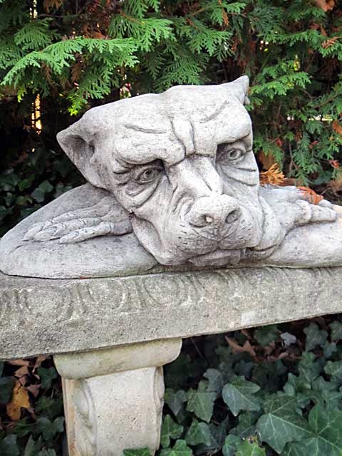 byRhyta Photography: Grotesque Statues