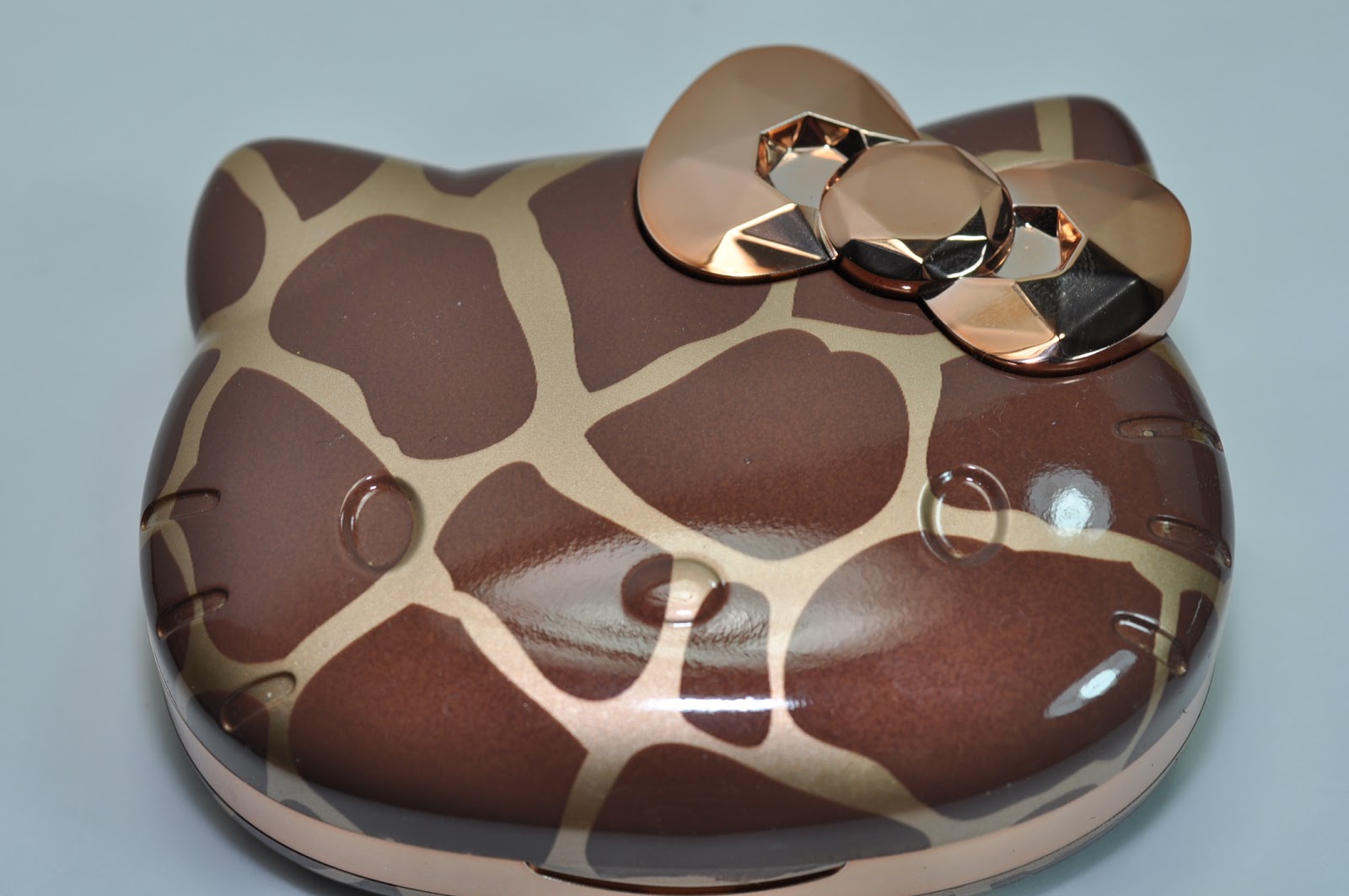 Hello Kitty Say Hello Wild Thing Eyeshadow Palette Swatches, Review ...