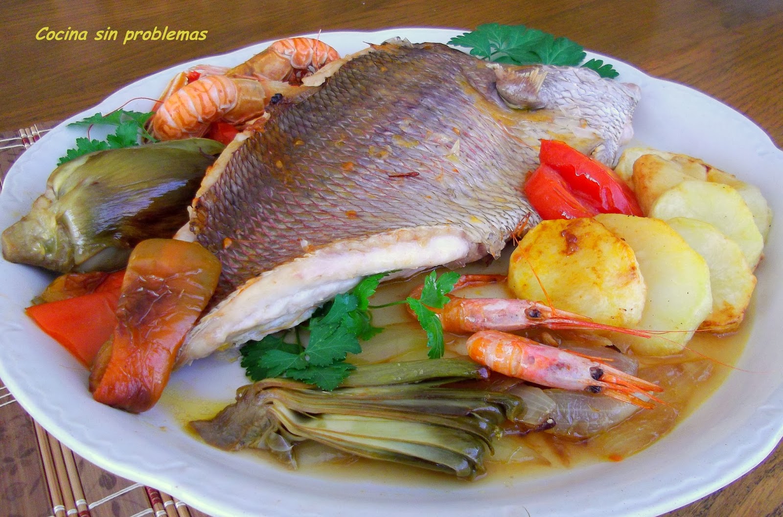 cocina sin problemas: Pargo al horno con verduras y marisco.
