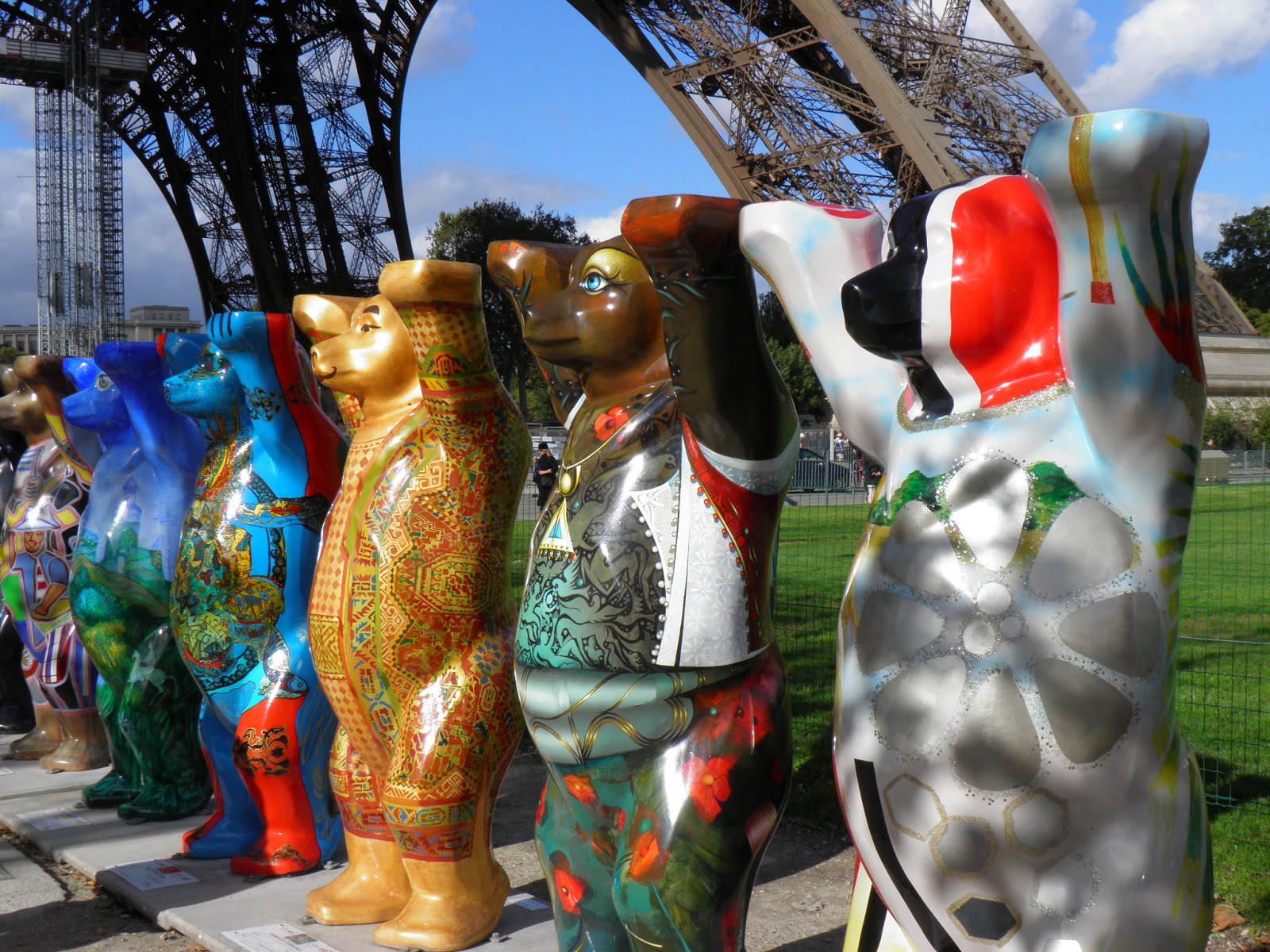 The United Buddy Bears - Parisian touch