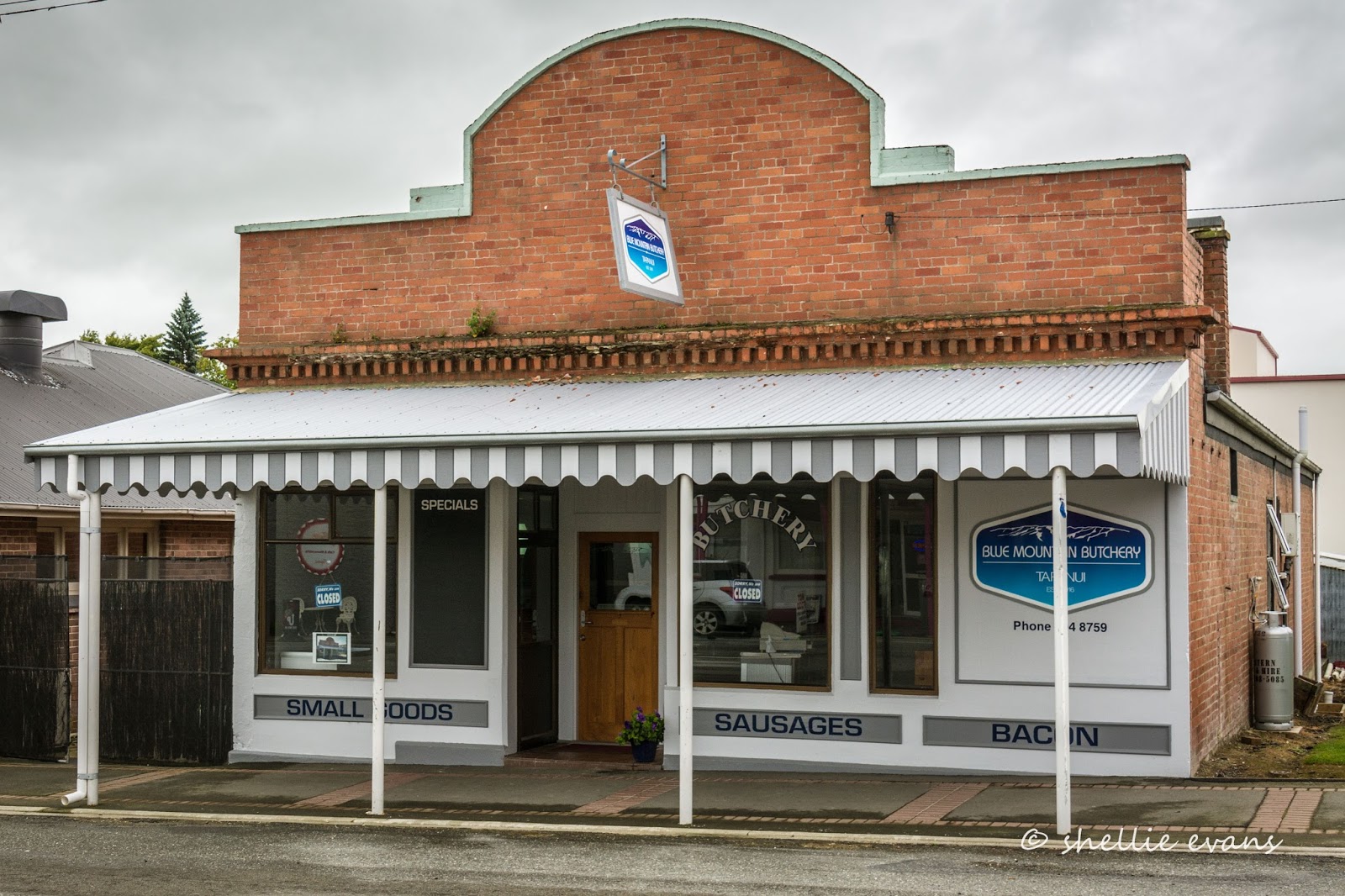 Two Go Tiki Touring: Millhaven- Home to Pete's Dragon