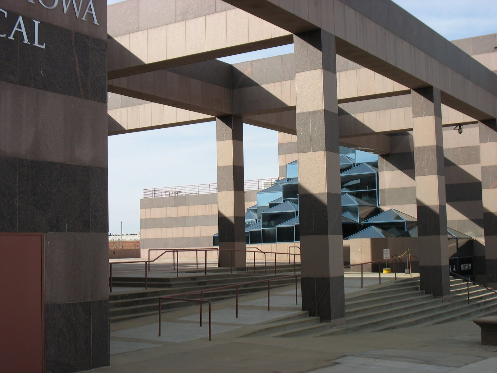 50 Atypical PHOTOS from the Des Moines Art Center | BOOMSbeat