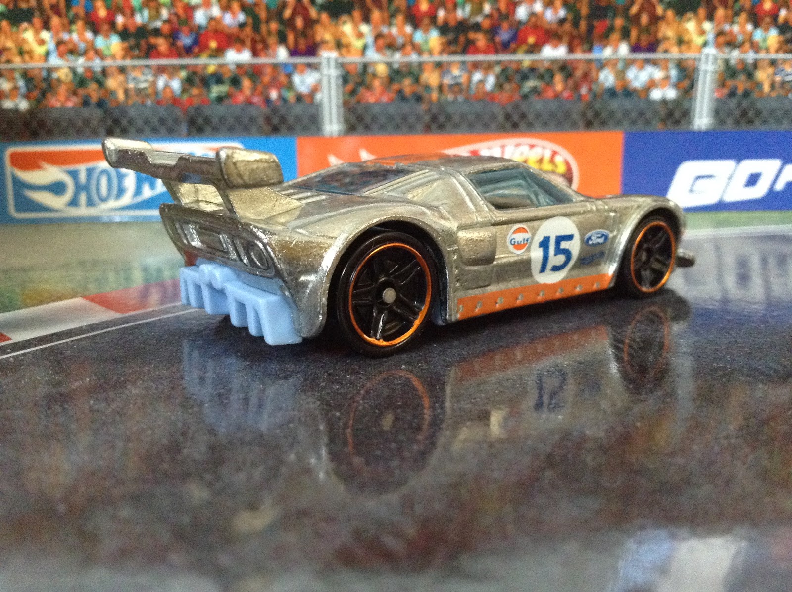 JULIAN'S HOT WHEELS BLOG: Ford GT (2016 Zamac - HW Speed Graphics)