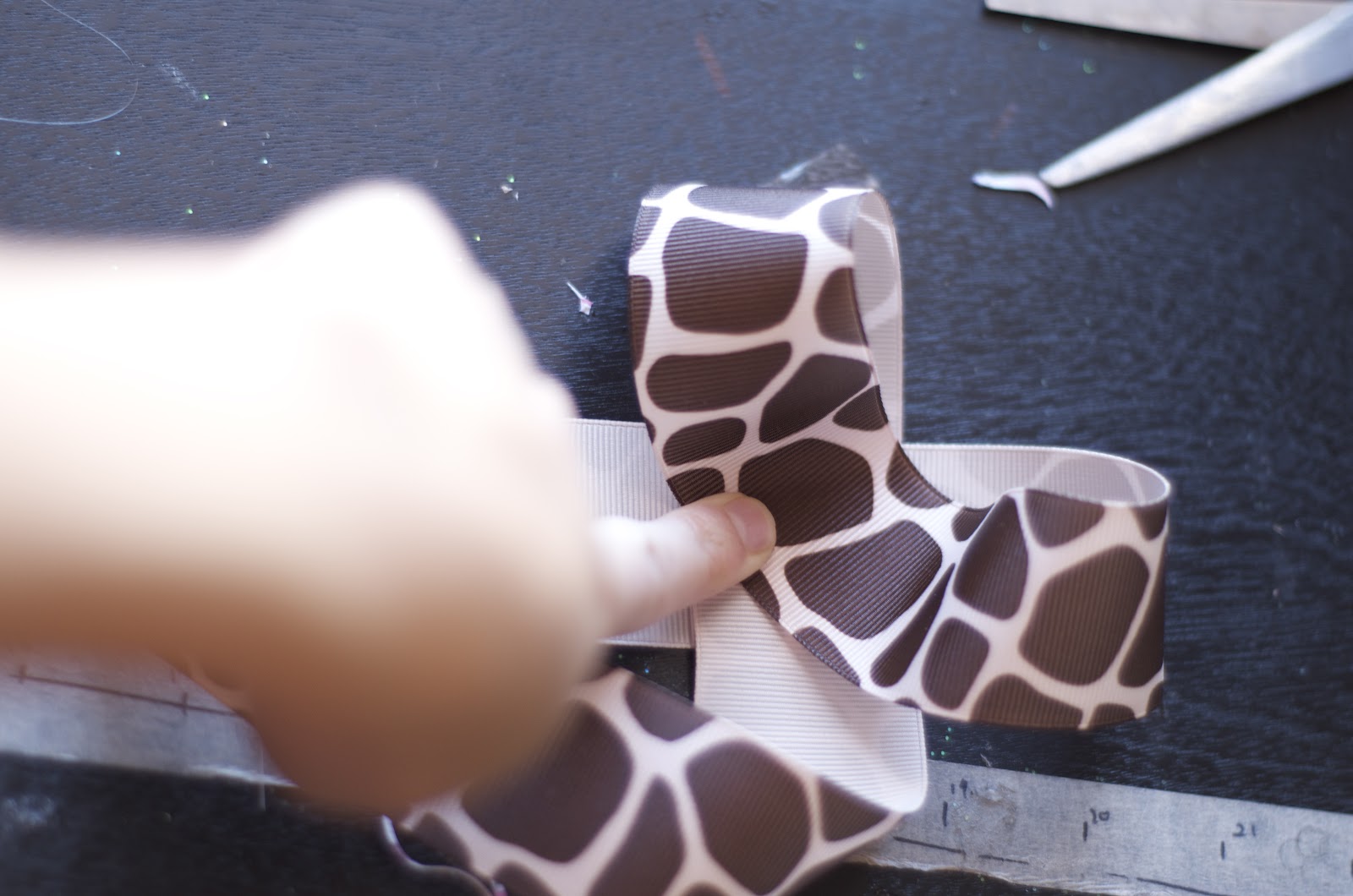 Live. Laugh. Love.: Small Layered Bow Tutorial