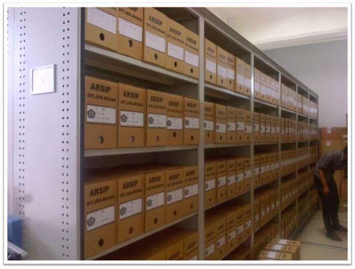 NurulMuhamad: Melakukan Pemantauan Pengelolaan Arsip Ditjen Migas