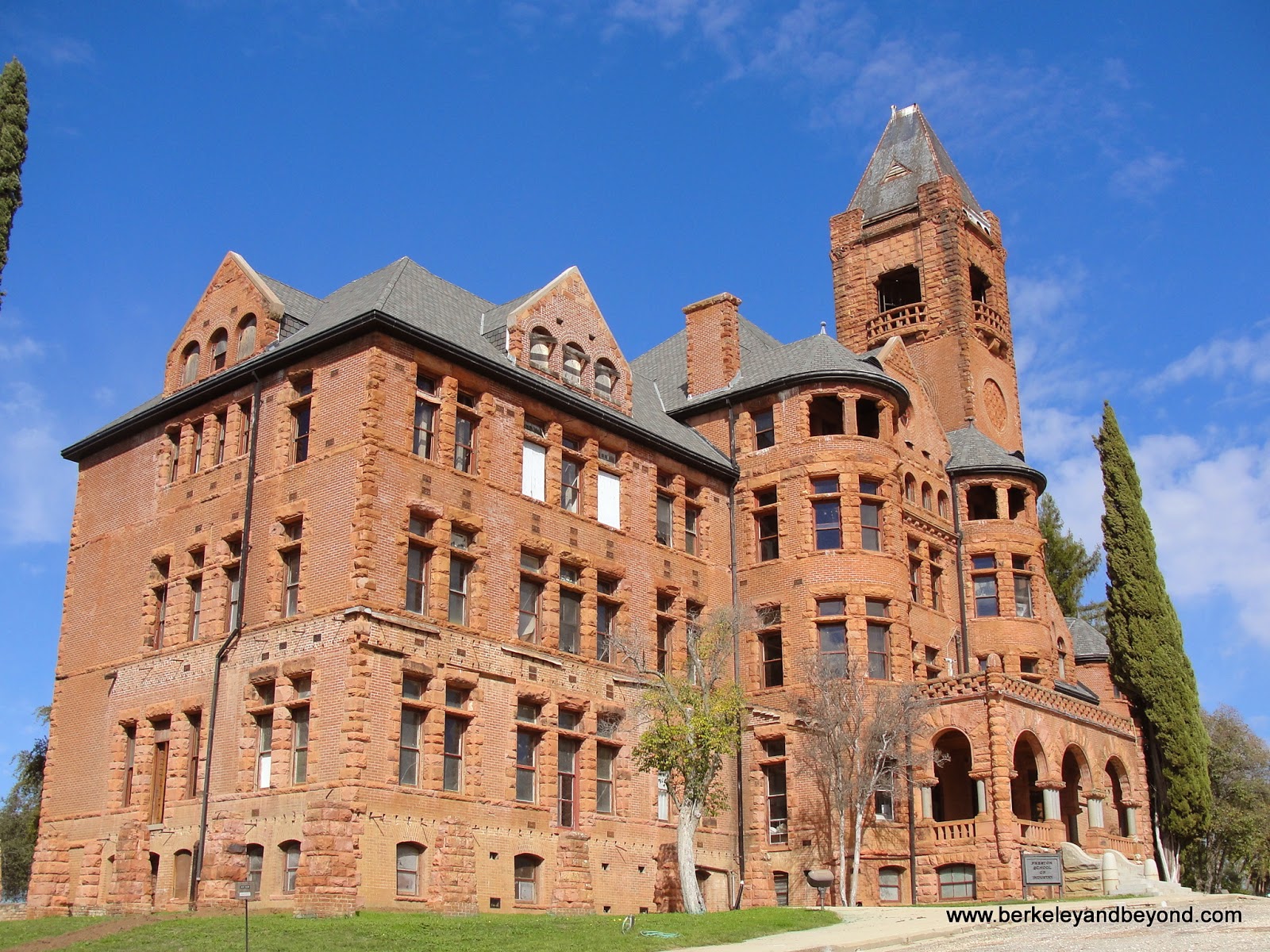 Encyclopedia Of Forlorn Places Preston Castle Ione