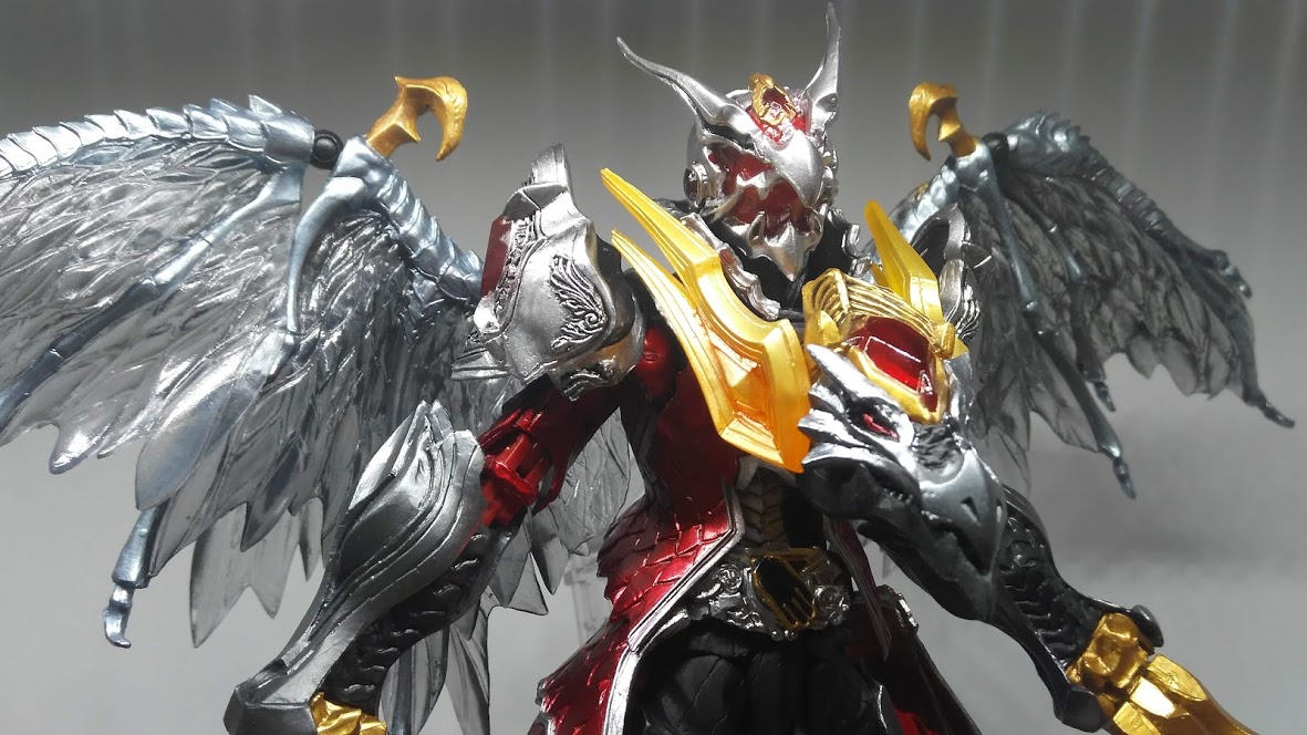 Perbandingan action figure SHF (S.H.Figurarts) dan SIC (Super ...