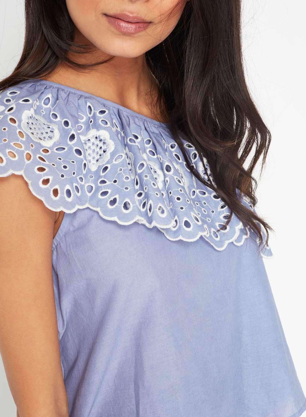 5 Adorable White and Blue Tops from ASOS | Caravan Sonnet