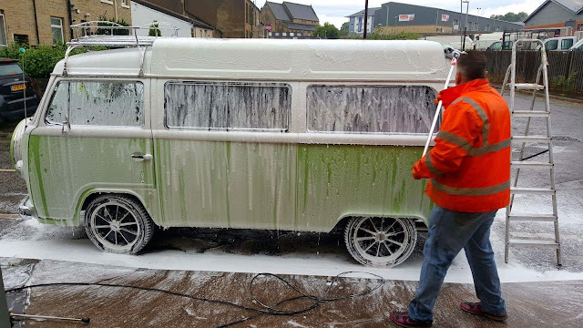 C13MPR - Adventures of a Camper called Absinthe