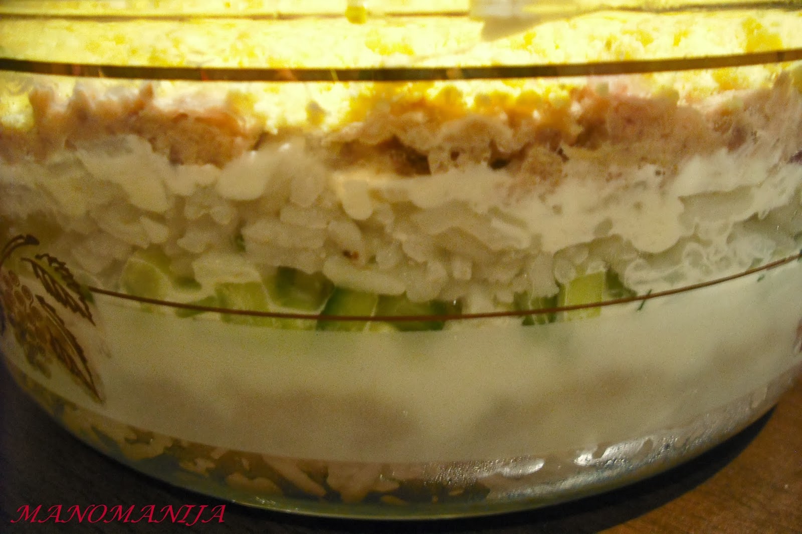 MANOMANIJA: Sluoksniuota mišrainė su tunu