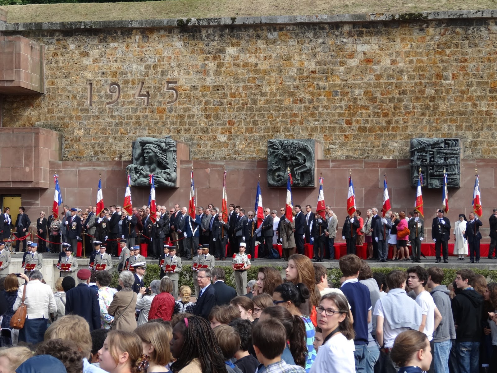 Le Monde de Valmy: Commémoration de l'appel du 18 juin au Mont Valérien
