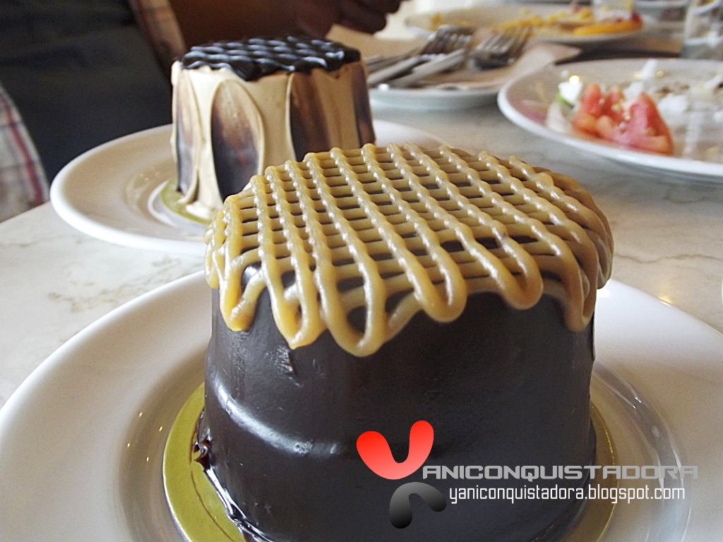 yaniconquistadora: Figaro Coffee Company's Cakes